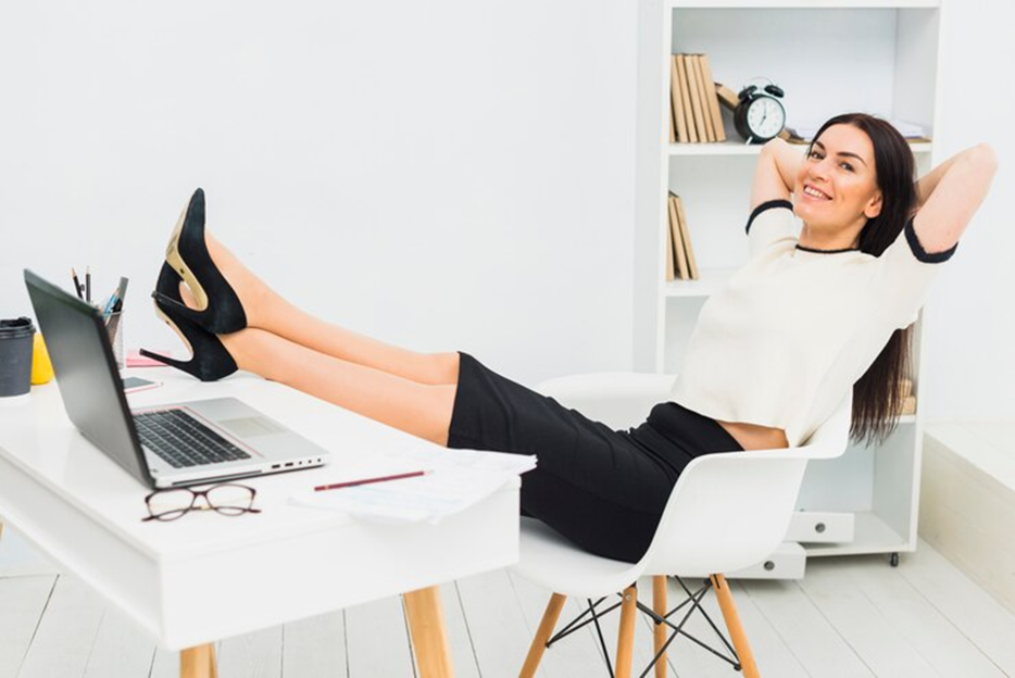 How To Elevate Your Legs While Sitting At A Desk | FlexiSpot